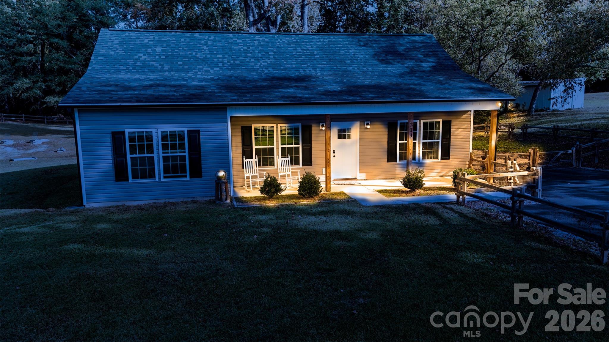 214 W Church Street, Jefferson, SC - photo 5 of 39