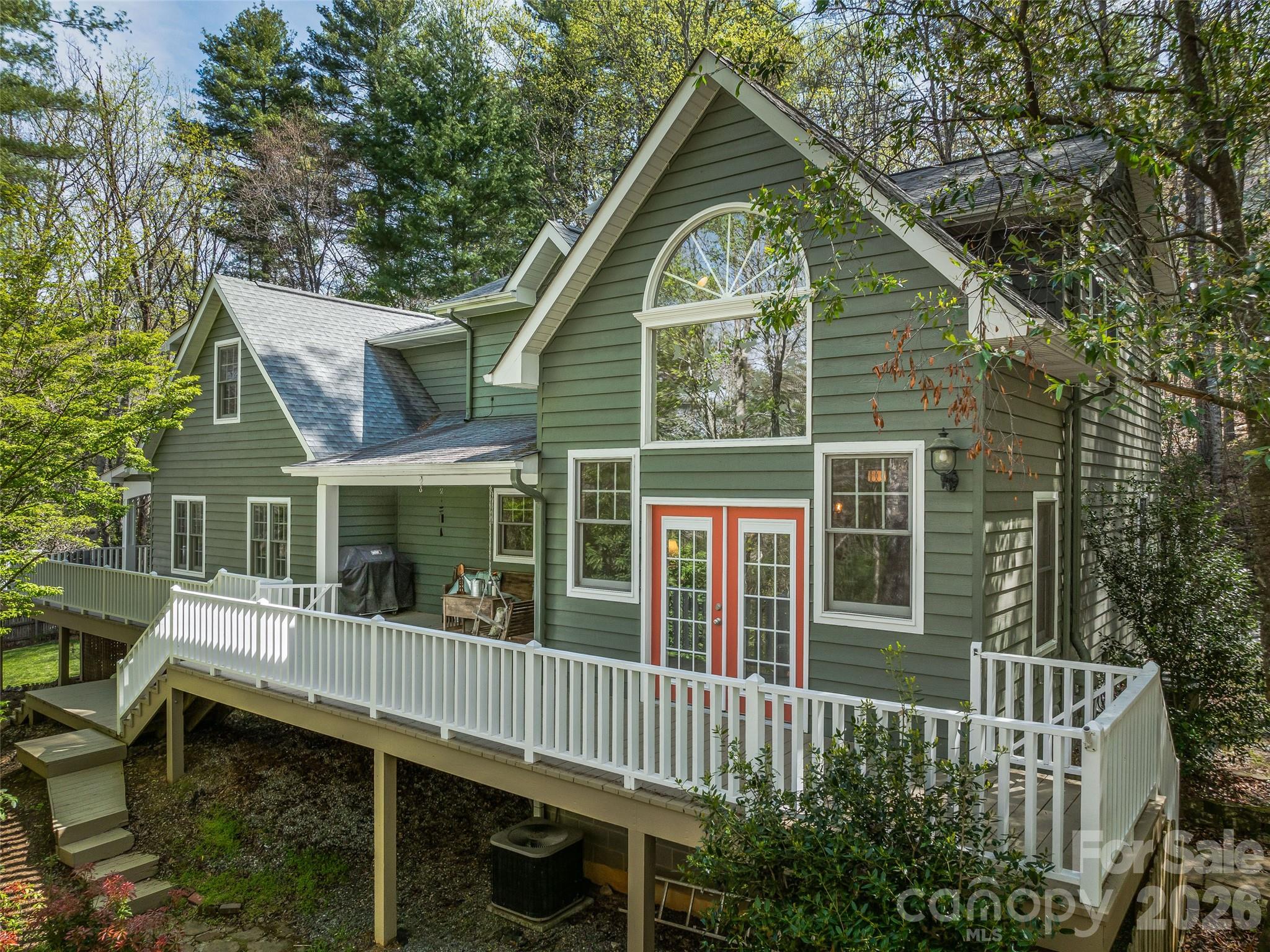 18 Thousand Oaks Boulevard, Fairview, NC