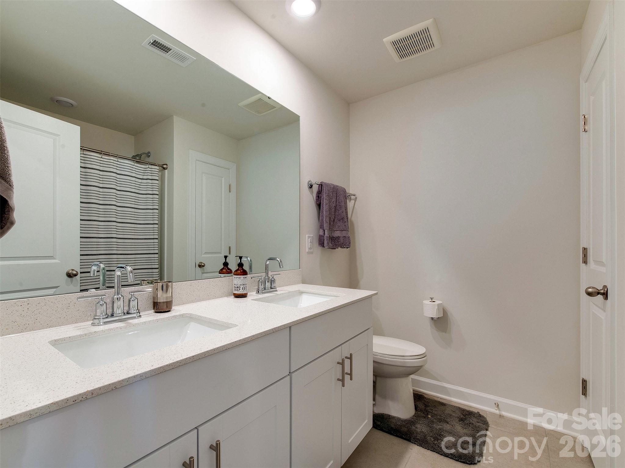 Photo 22 of 4009 Woodland View Drive, Charlotte, NC