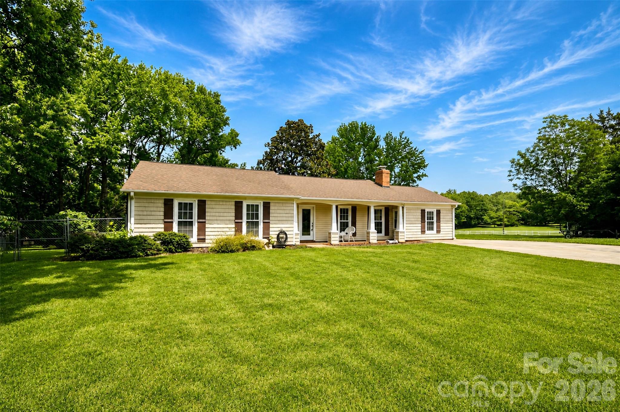 Home for sale at 7904 Saddleview Court, Charlotte, NC — photo 1 of 44
