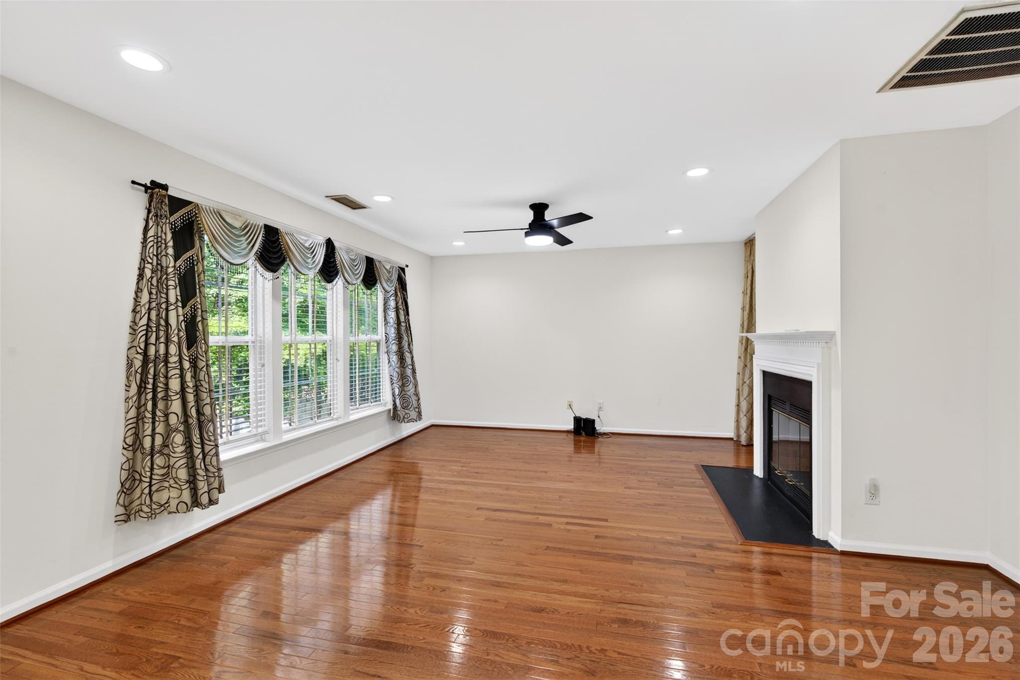 Photo 13 of 2539 Thornfield Road, Charlotte, NC