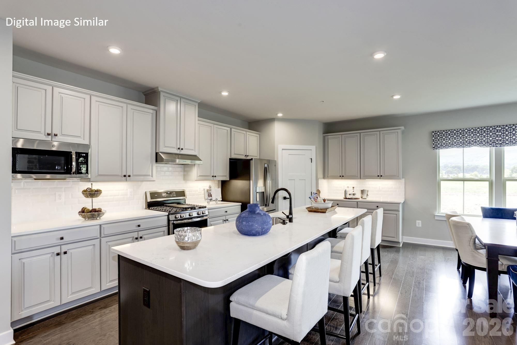909 Heathway Drive, Charlotte, NC - photo 2 of 18