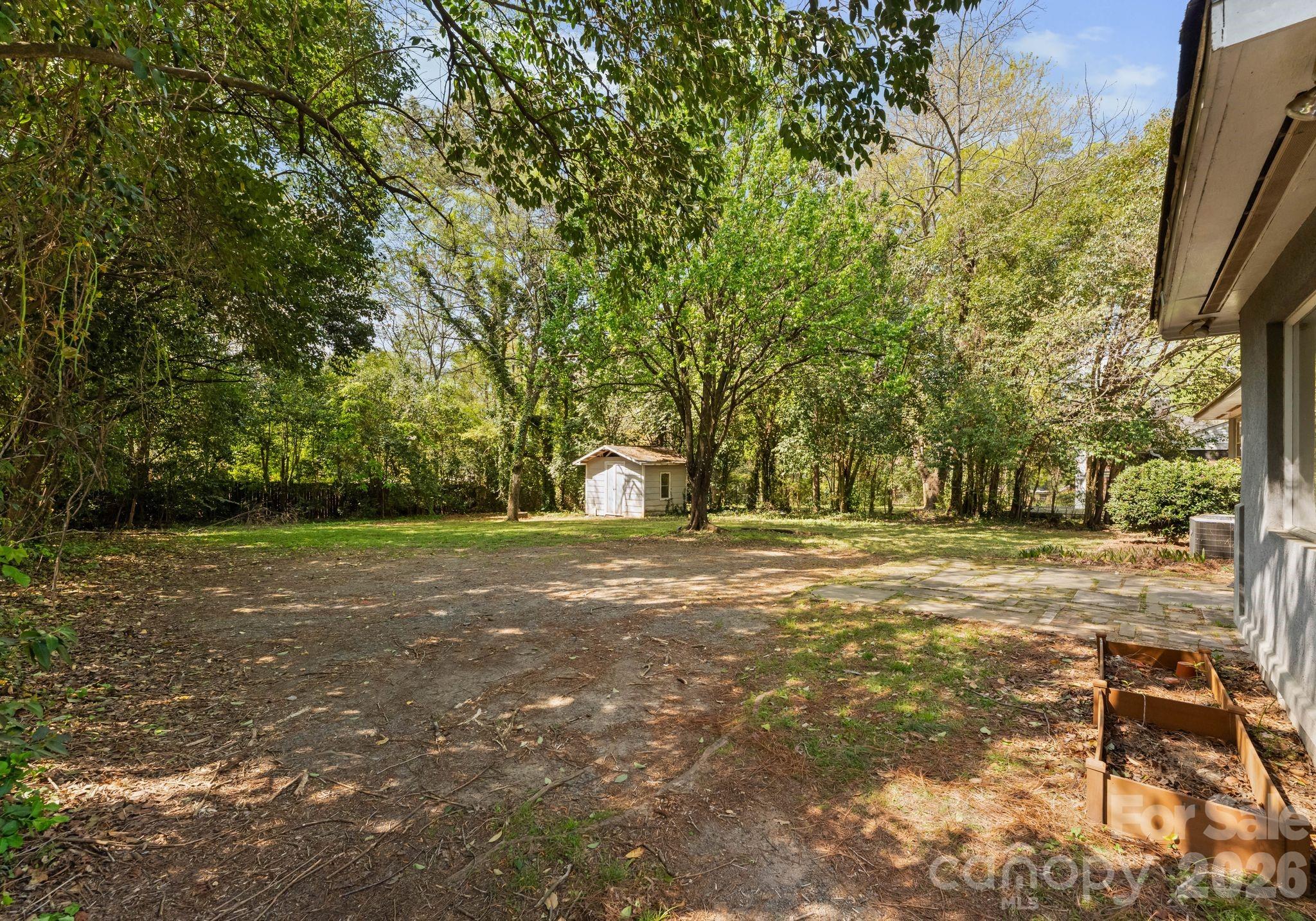 1136 E Woodlawn Road, Charlotte, NC - photo 38 of 48
