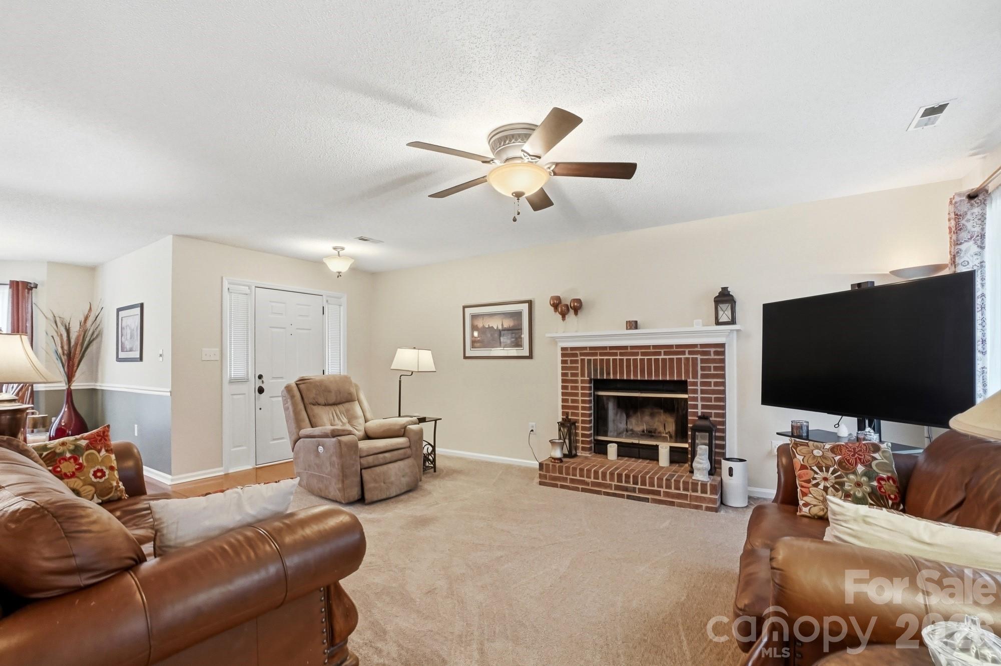 Photo 5 of 6000 Carriage Oaks Drive, Charlotte, NC