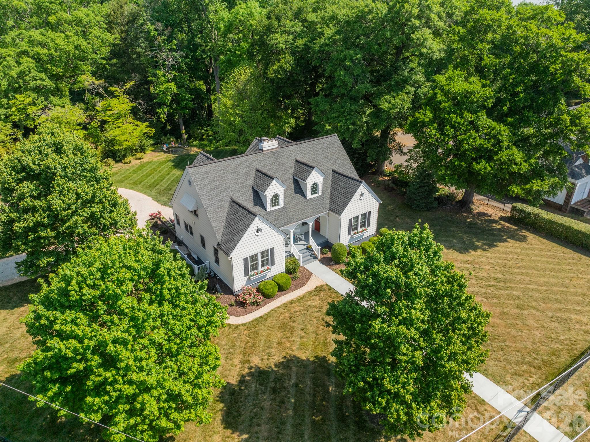 27 Circle Drive, Belmont, NC - photo 4 of 48