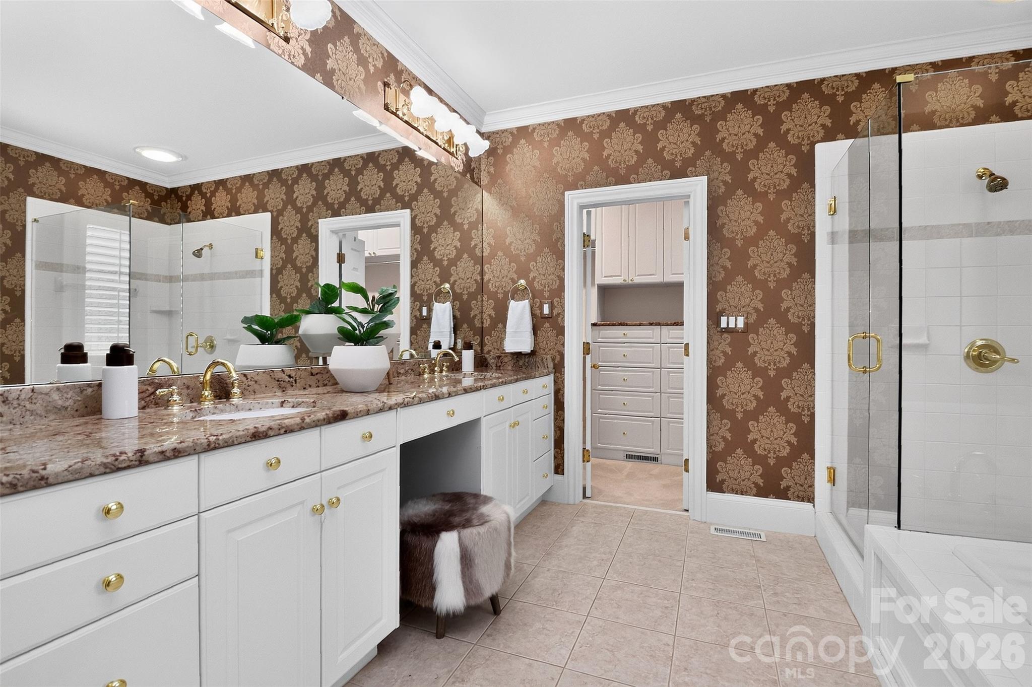 Home for sale at 6907 Meadow Run Lane, Charlotte, NC — photo 16 of 48