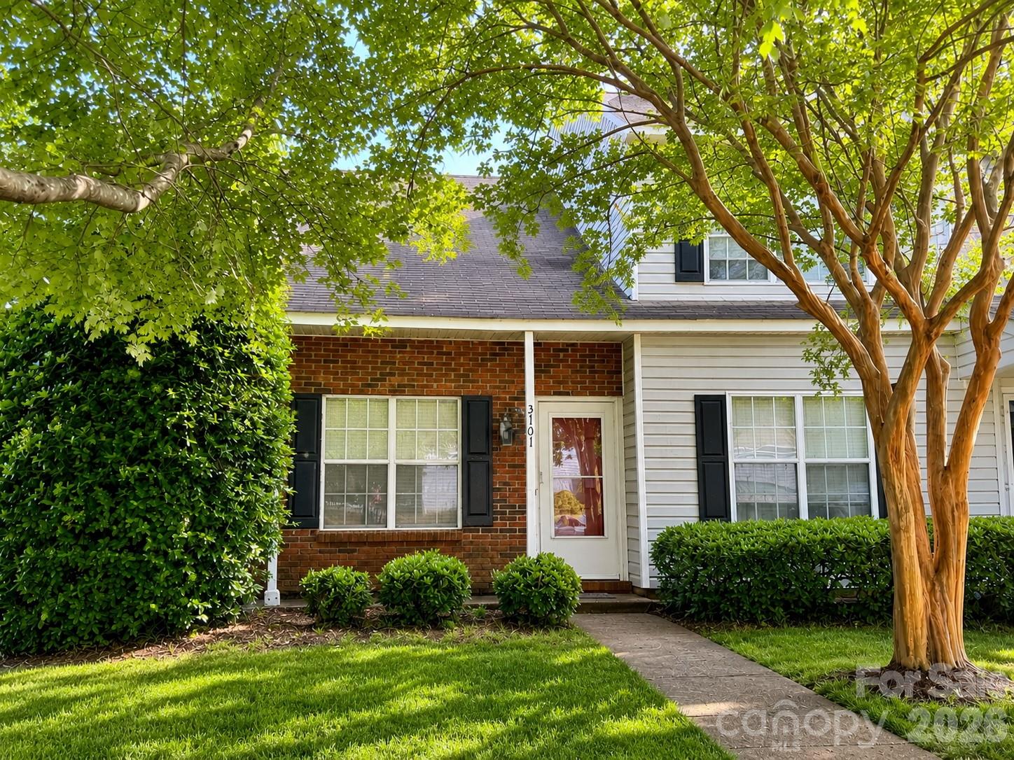 Home for sale at 3101 Brockhampton Court, Charlotte, NC — photo 1 of 2