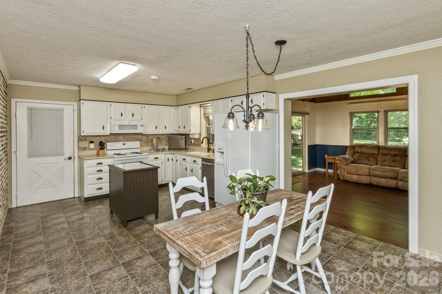 29 S Greenwood Forest Drive, Etowah, NC - photo 8 of 45