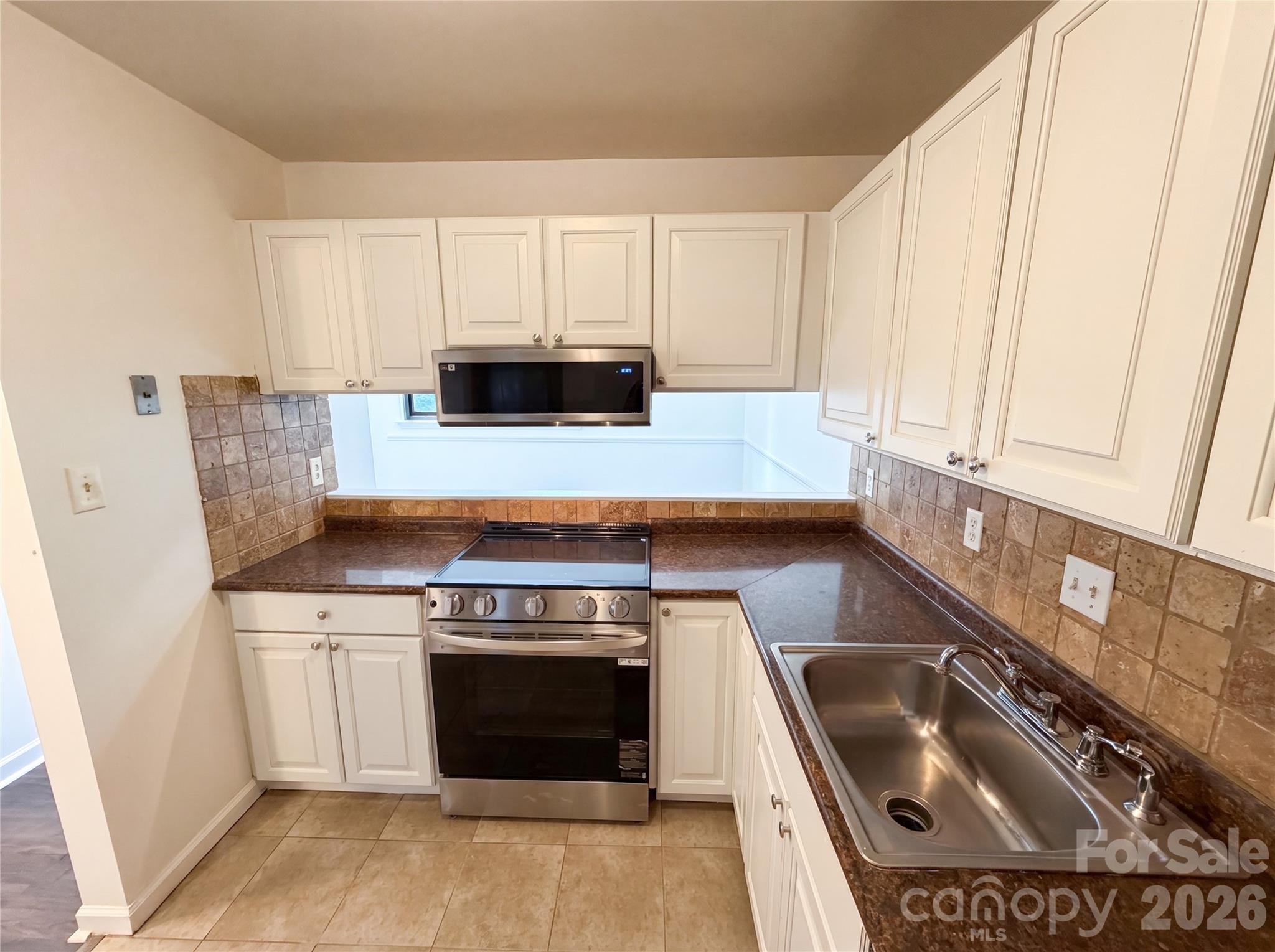 Photo 10 of 1625 Merry Oaks RoadD, Charlotte, NC
