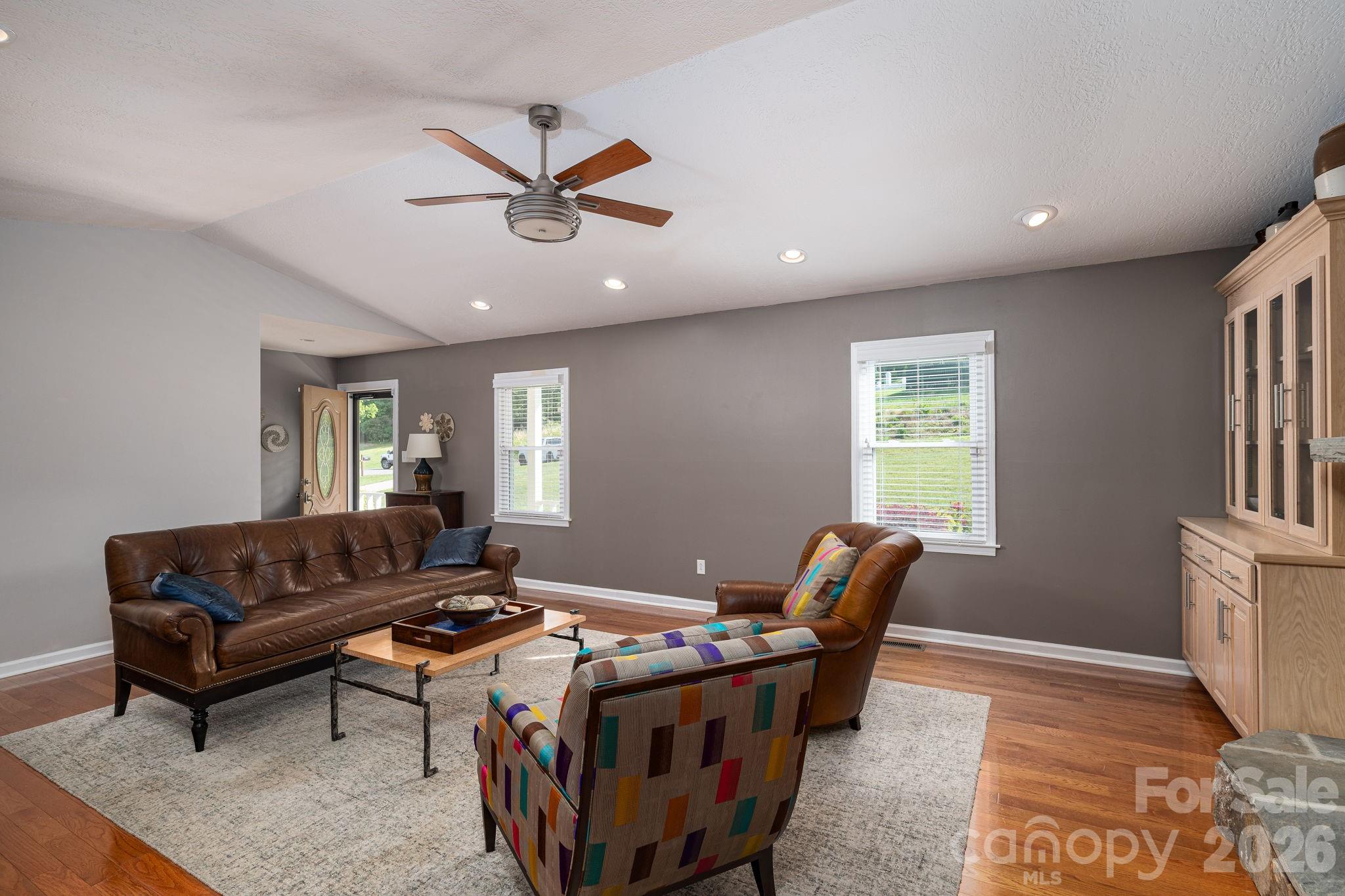 6097 Tuckborough Road, Hickory, NC - photo 8 of 48