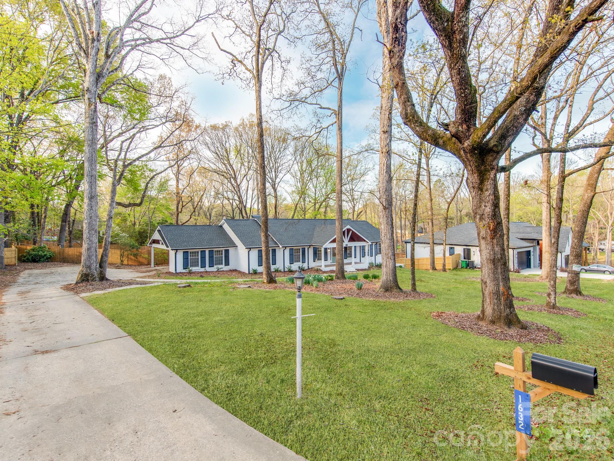 Photo 4 of 1632 Burtonwood Circle, Charlotte, NC