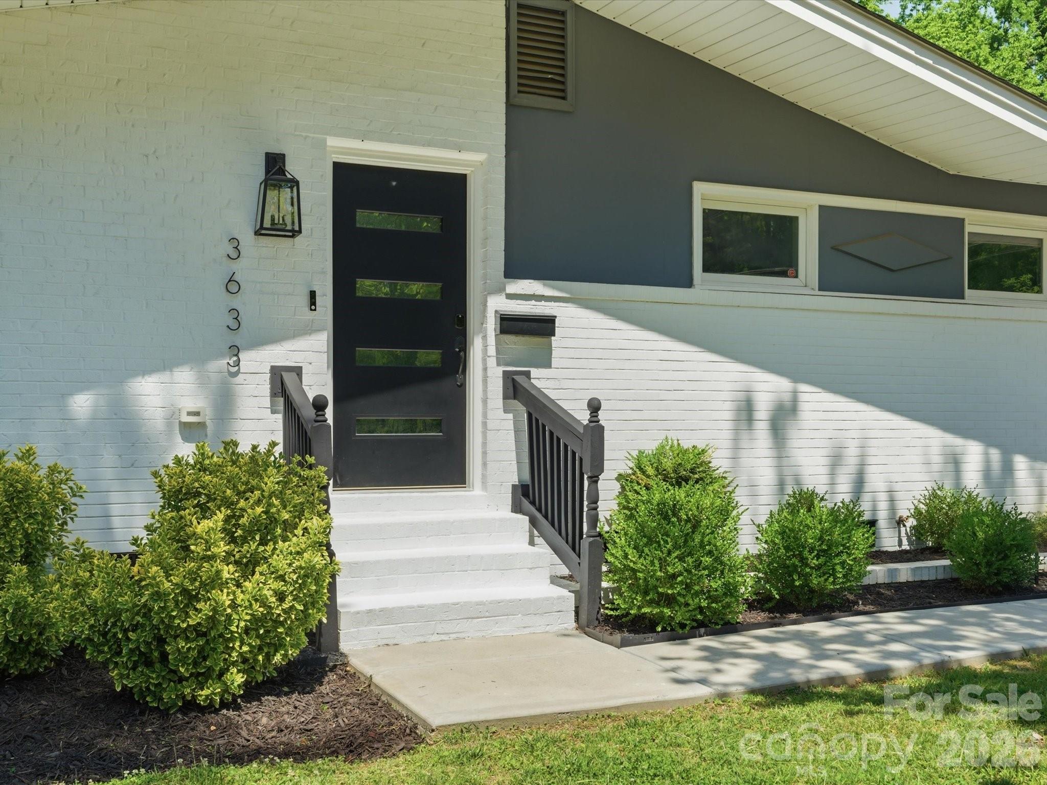 Photo 2 of 3633 Rosehaven Drive, Charlotte, NC