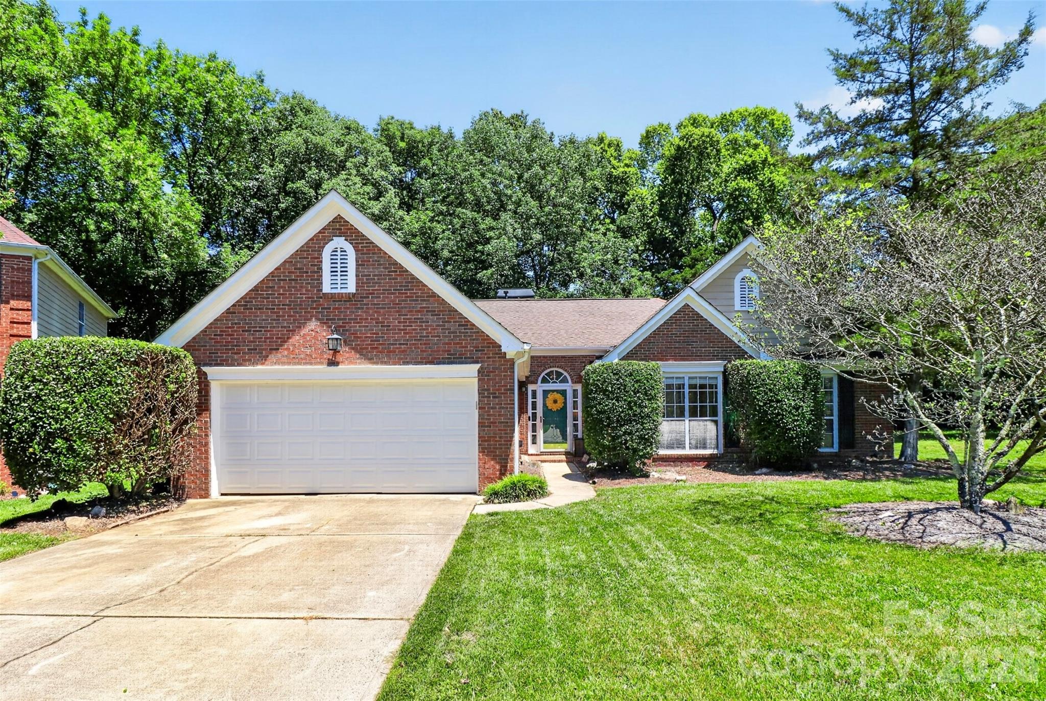 Home for sale at 11542 Laurel View Drive, Charlotte, NC — photo 1 of 43