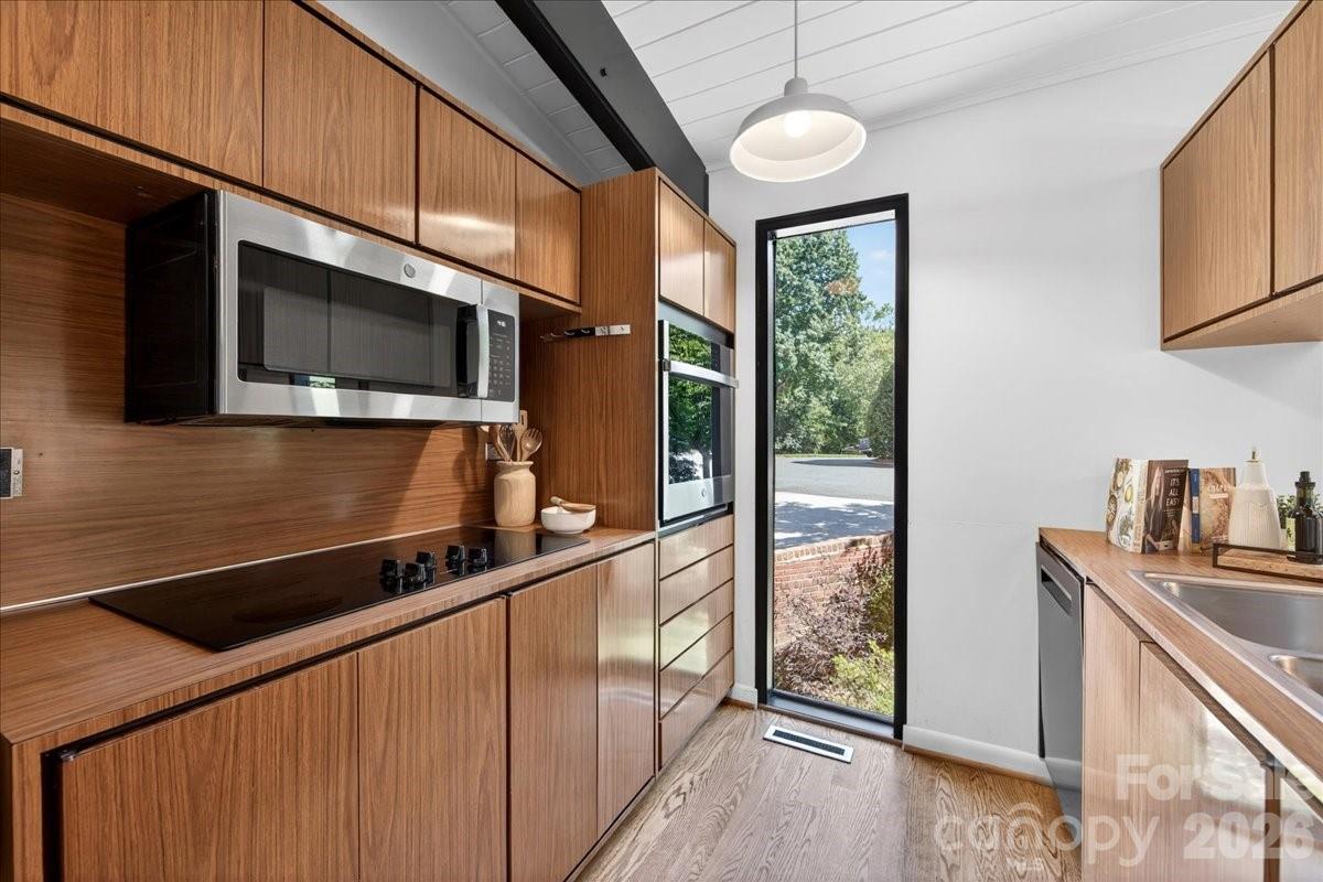 Photo 17 of 3409 Knob Hill Court, Charlotte, NC