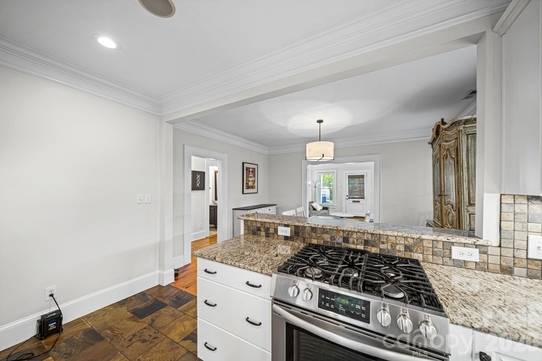 Photo 8 of 320 Westwood Avenue, Charlotte, NC