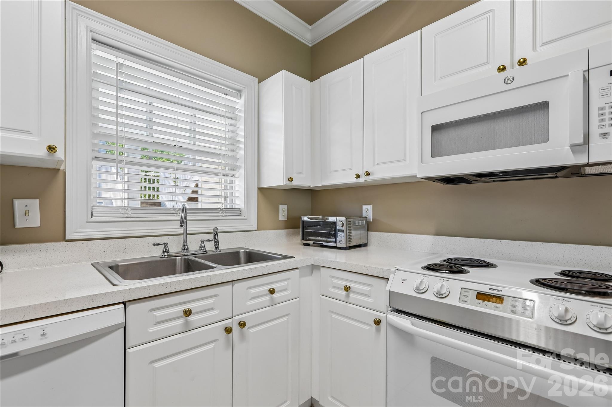 Photo 7 of 8923 Meadow Vista Road, Charlotte, NC
