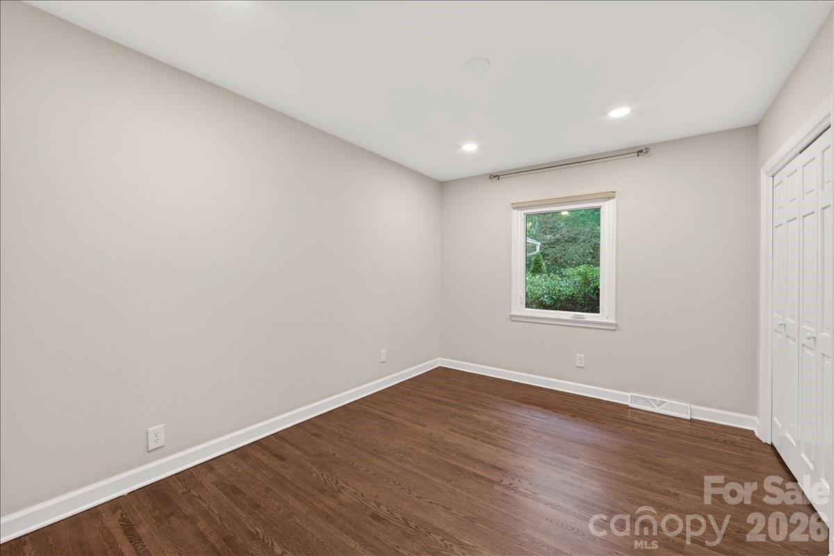 Photo 36 of 1128 Court Drive, Charlotte, NC