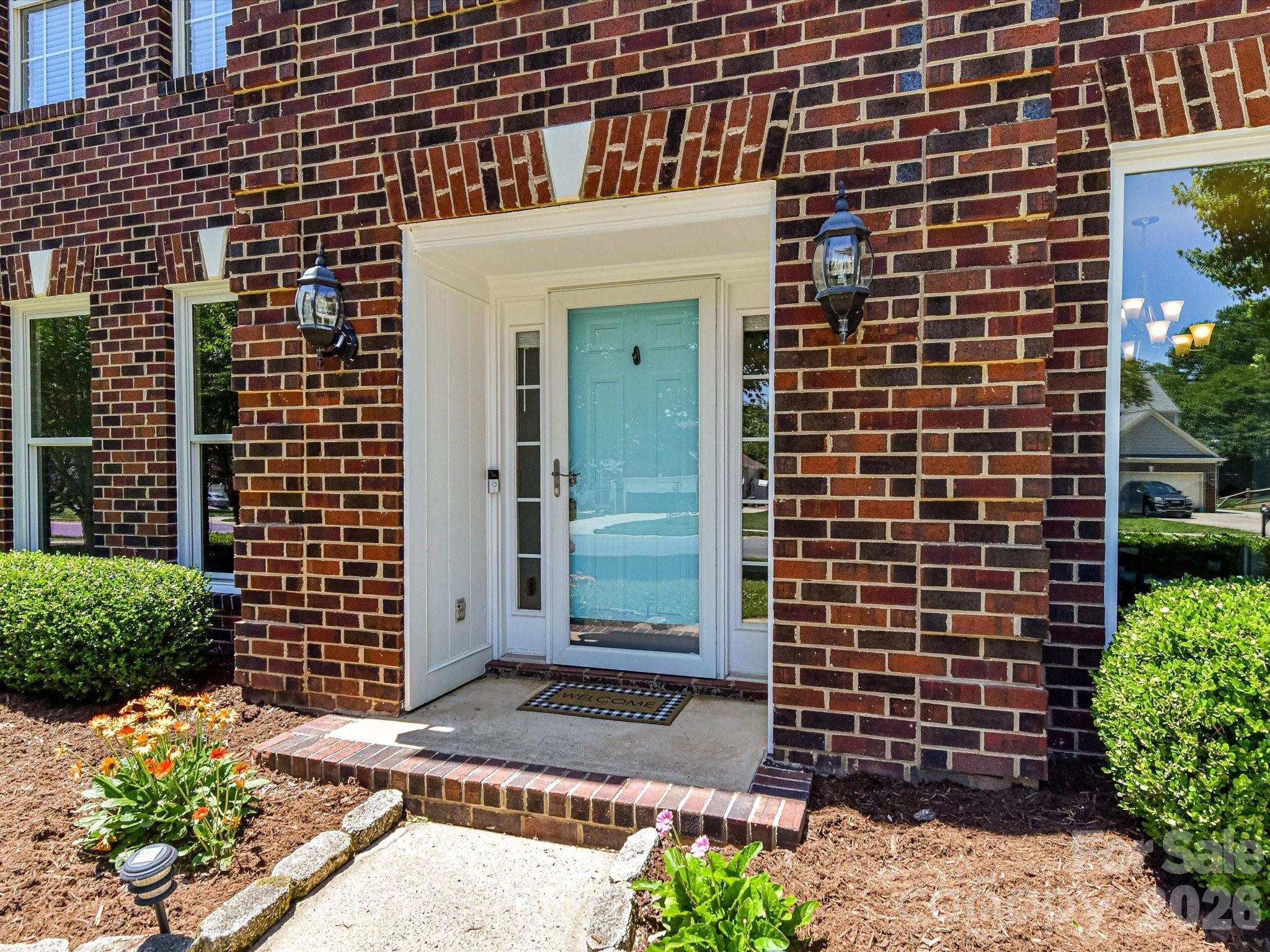 620 Meadow Lake Drive, Matthews, NC - photo 4 of 49
