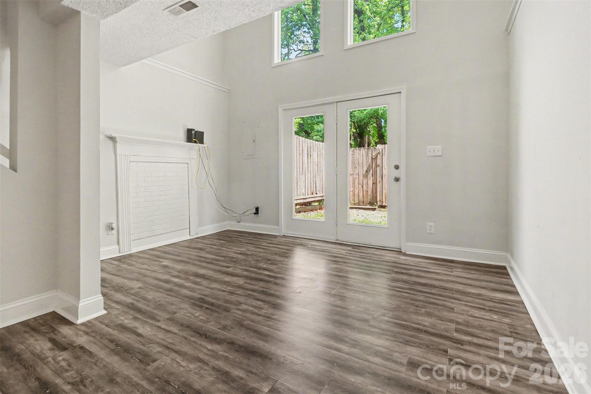 Photo 3 of 7609 Holly Grove Court, Charlotte, NC