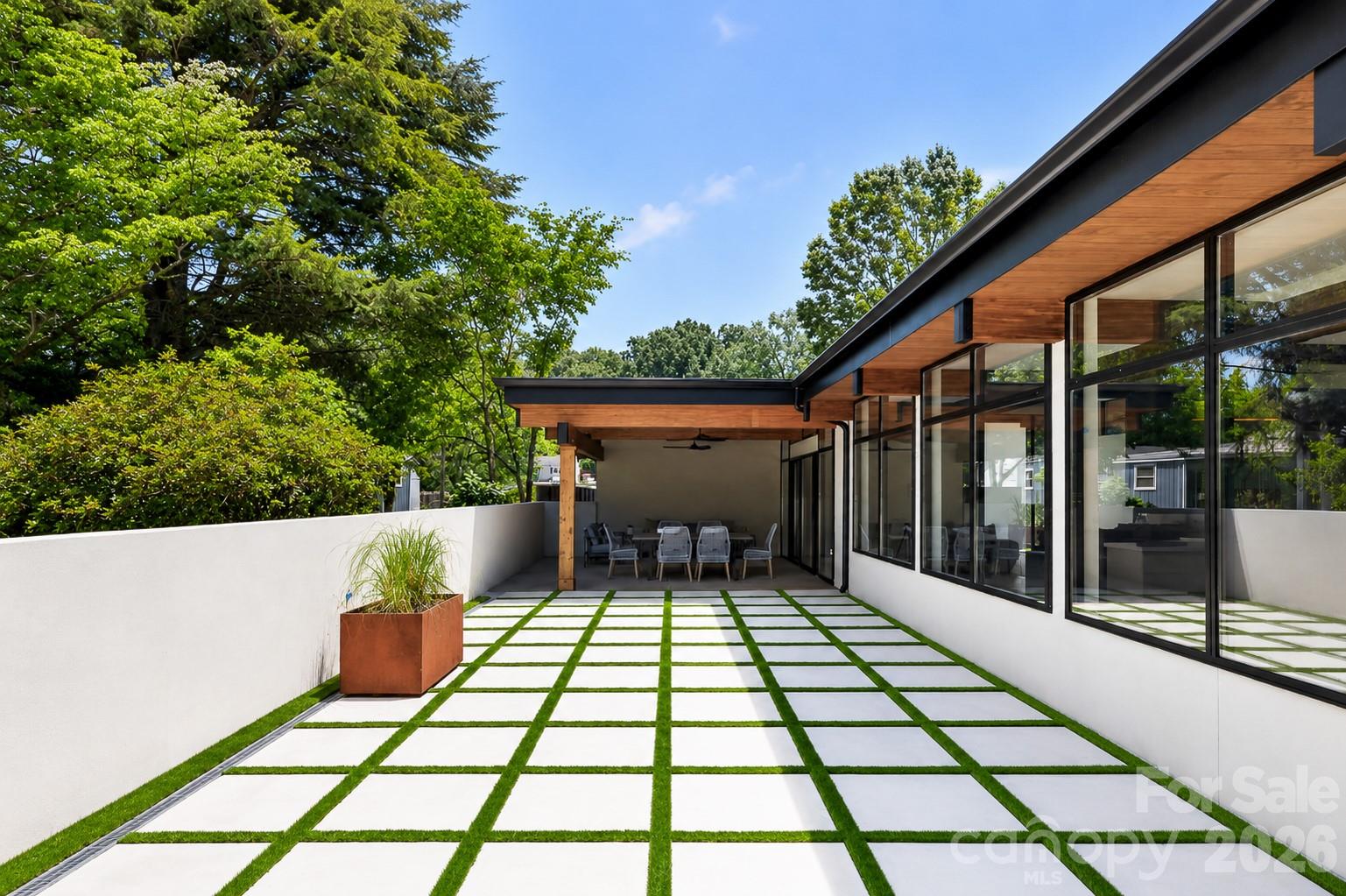 Photo 5 of 704 Charles Avenue, Charlotte, NC