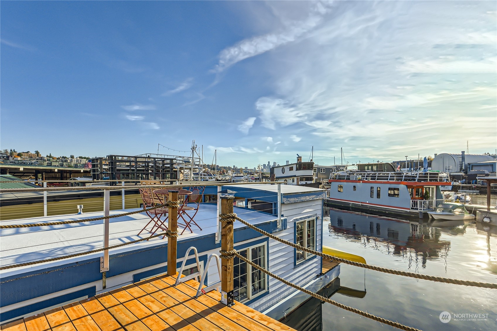 Seattle Floating Homes | Houseboats & Floating Homes for Sale in ...