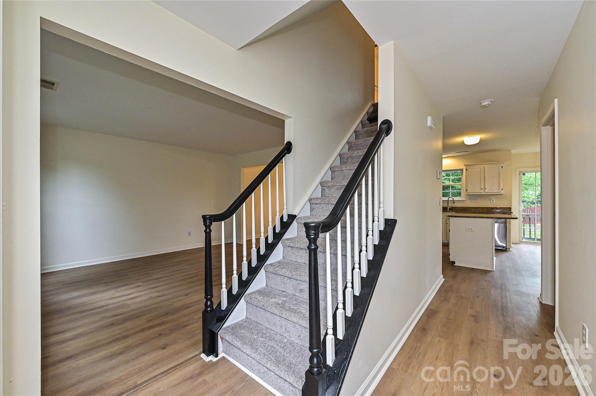 Photo 3 of 9820 Aaronda Court, Charlotte, NC