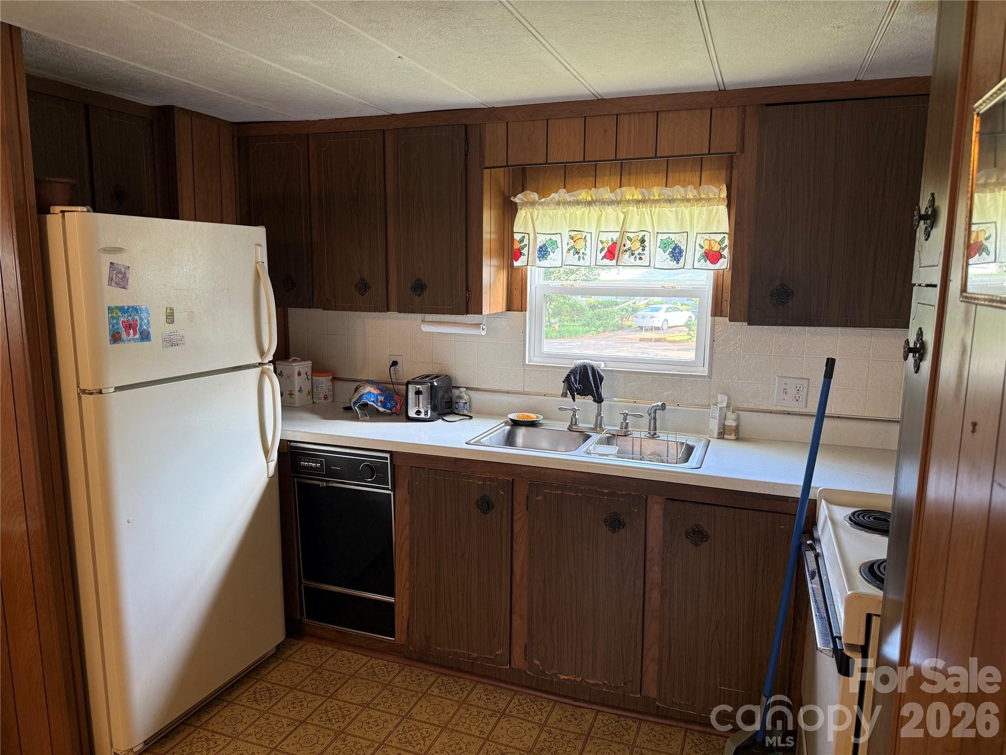 Photo 5 of 7312 Doblinway Drive, Charlotte, NC