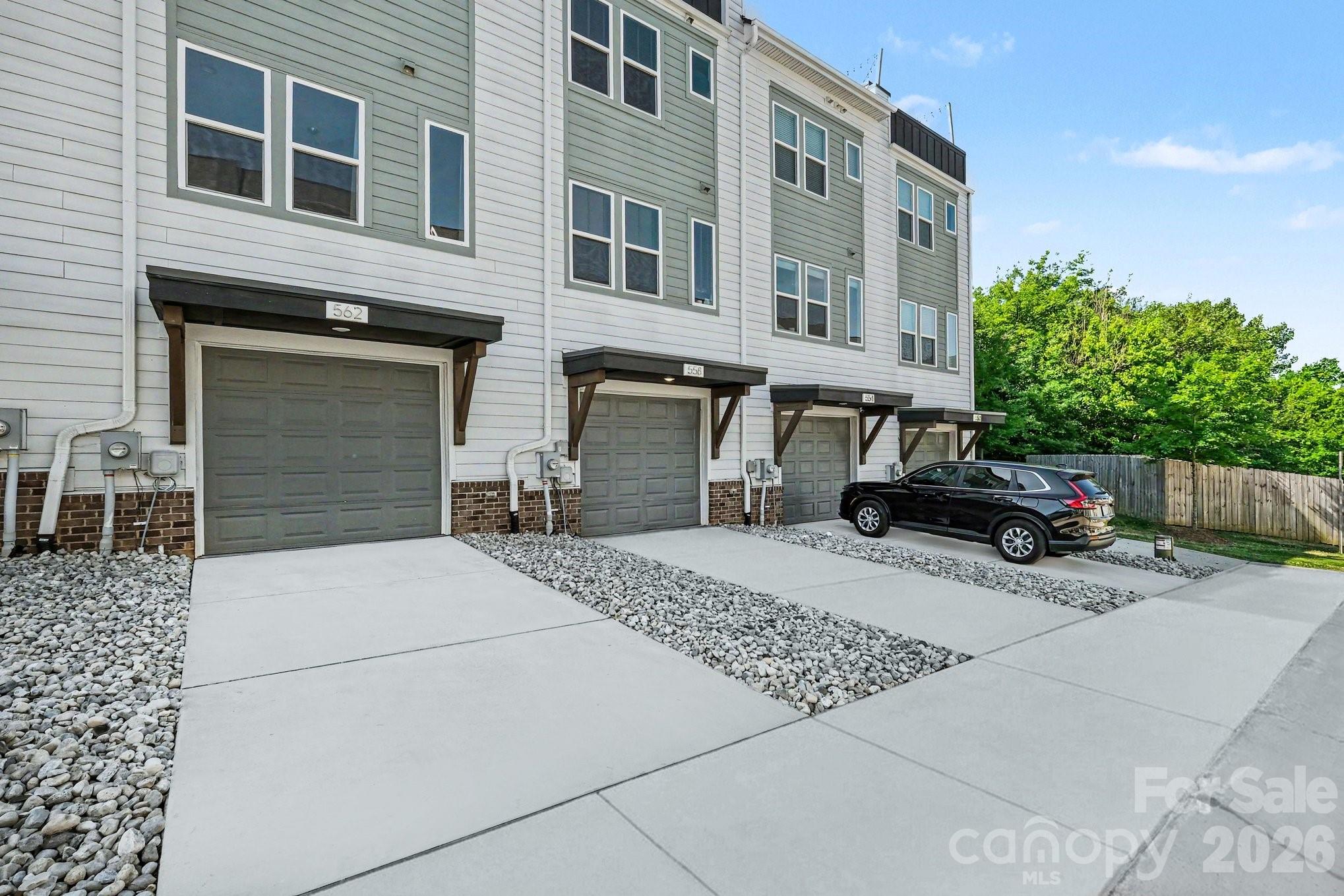 Photo 33 of 562 West End Drive, Charlotte, NC
