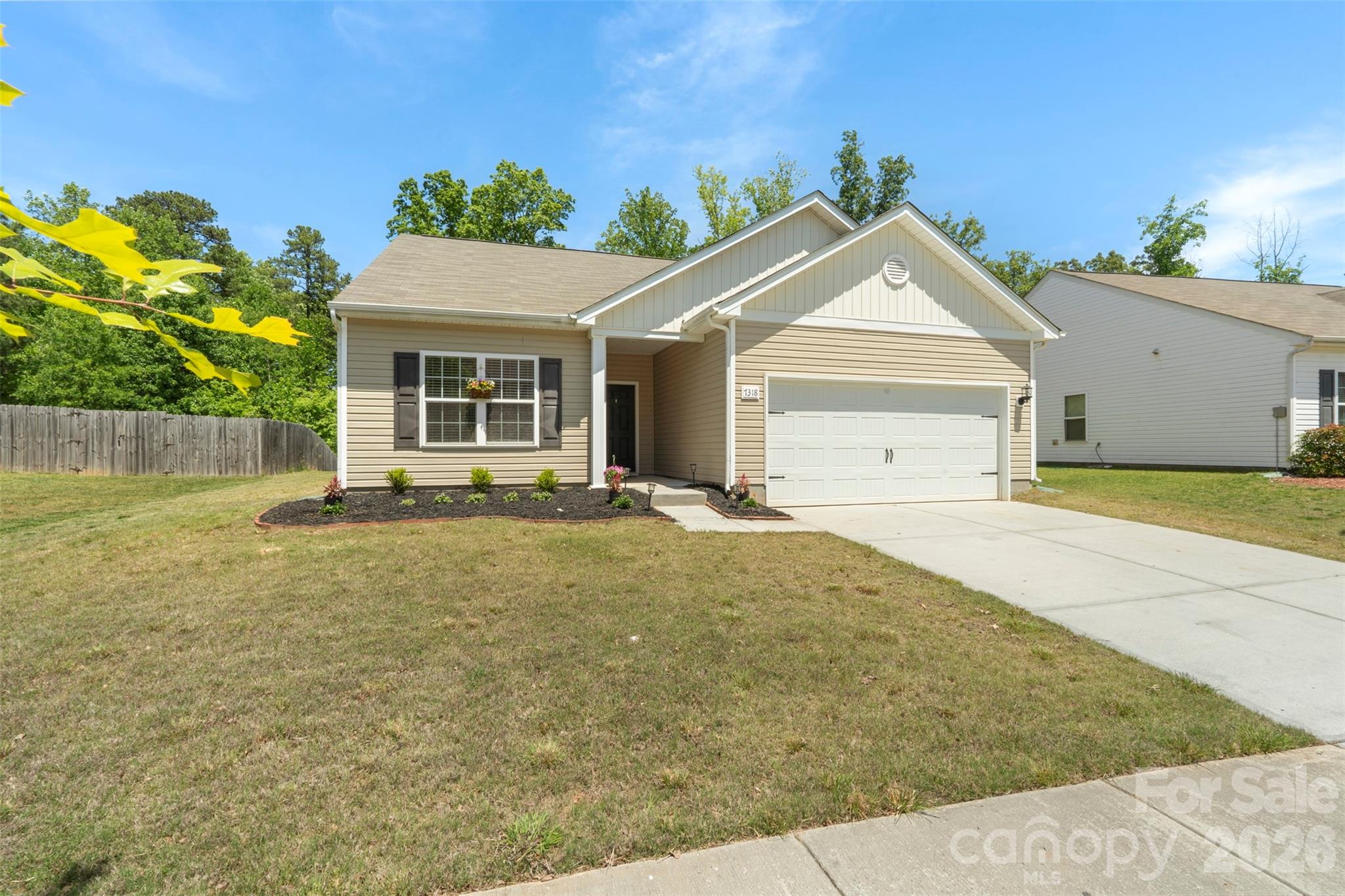 Photo 3 of 7318 Cuddington Drive, Charlotte, NC