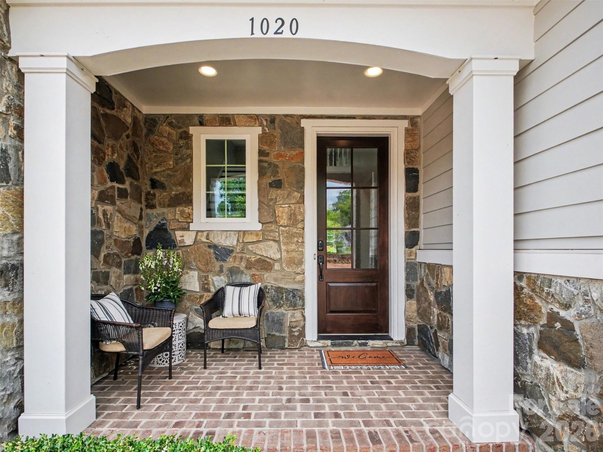 1020 N Sharon Amity Road, Charlotte, NC - photo 5 of 47