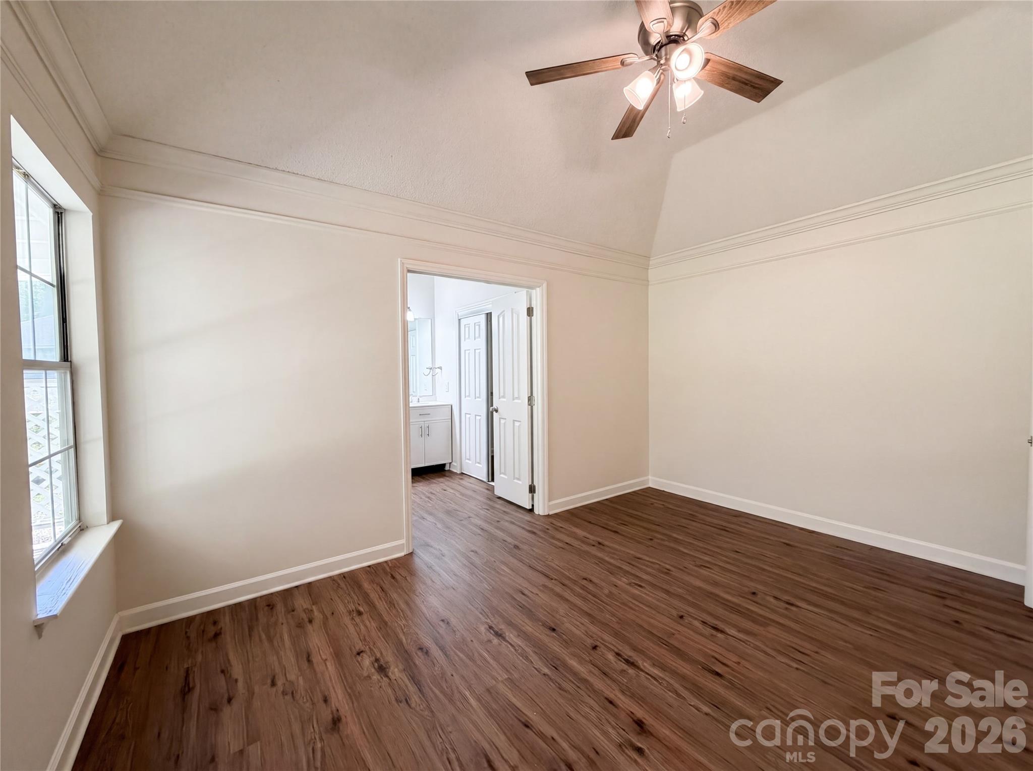 Photo 8 of 10530 Southern Oak Court, Charlotte, NC