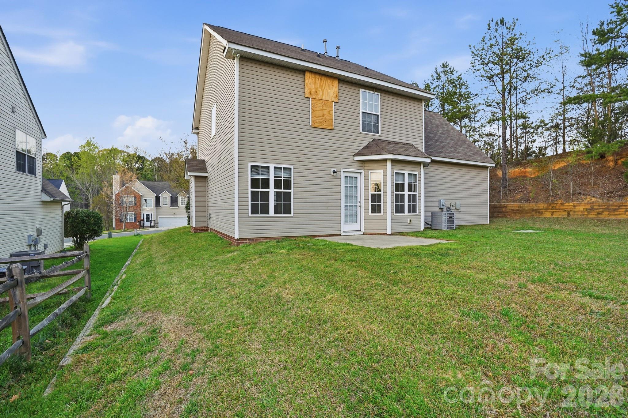 Photo 7 of 634 Longacre Drive, Charlotte, NC