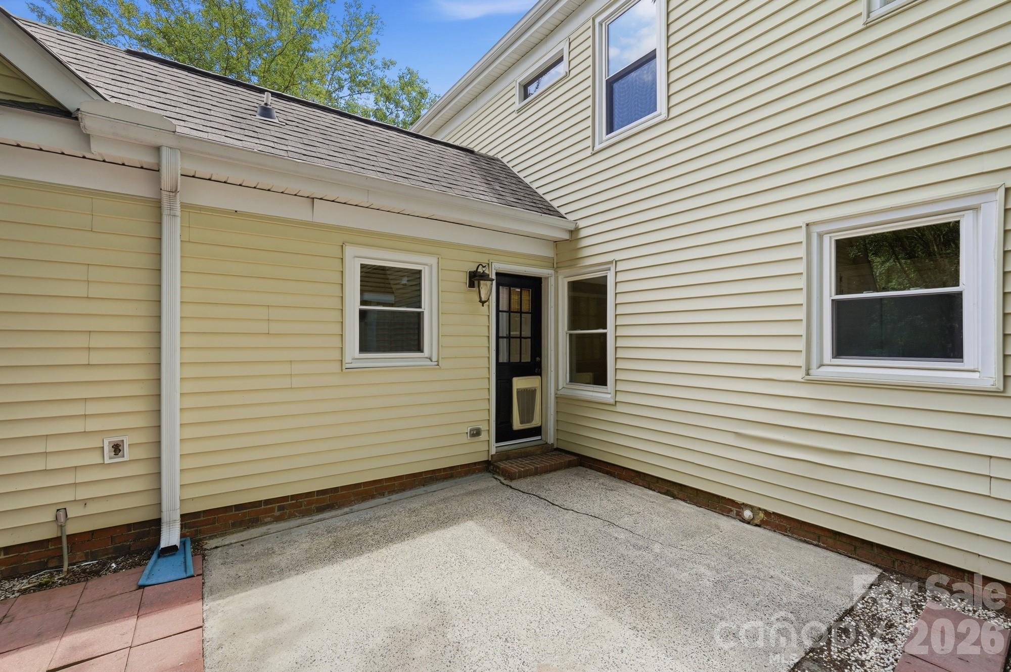Home for sale at 2106 Caleo Circle, Charlotte, NC — photo 37 of 42