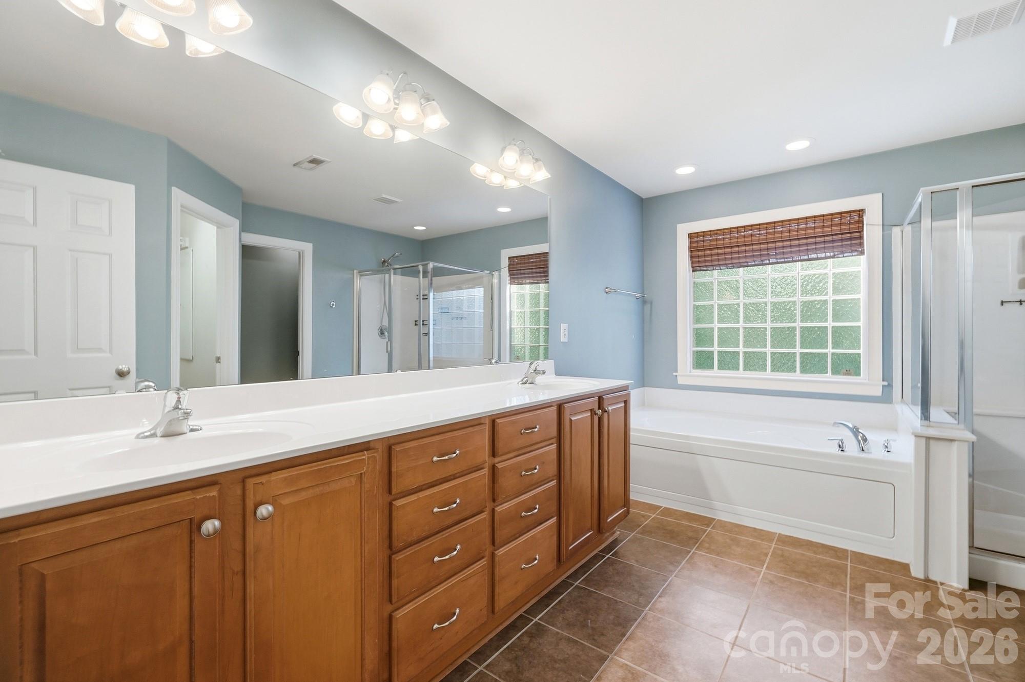 Home for sale at 9915 Nicole Lane, Charlotte, NC — photo 21 of 39