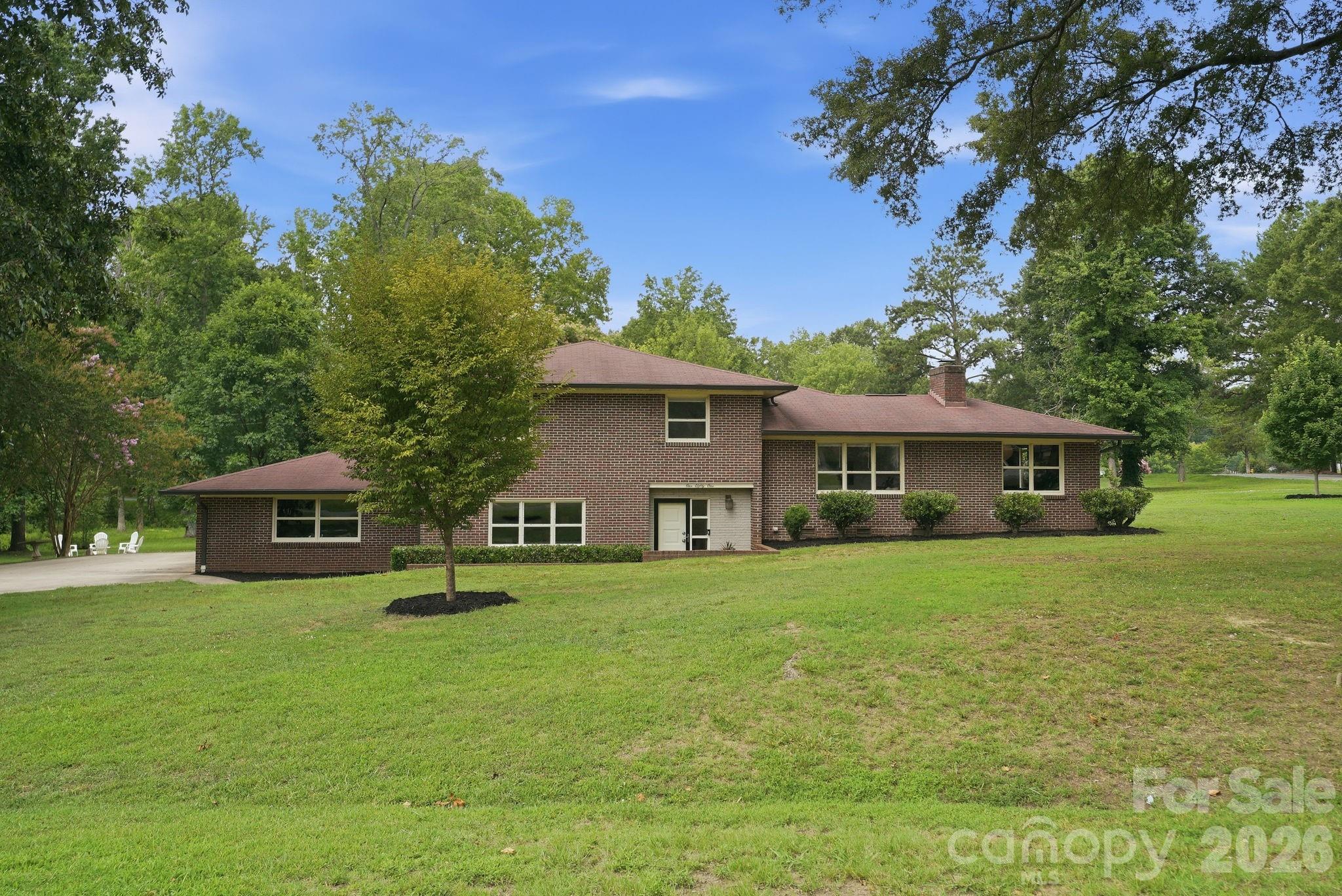 Home for sale at 181 Woodlynn Drive, Charlotte, NC — photo 1 of 40