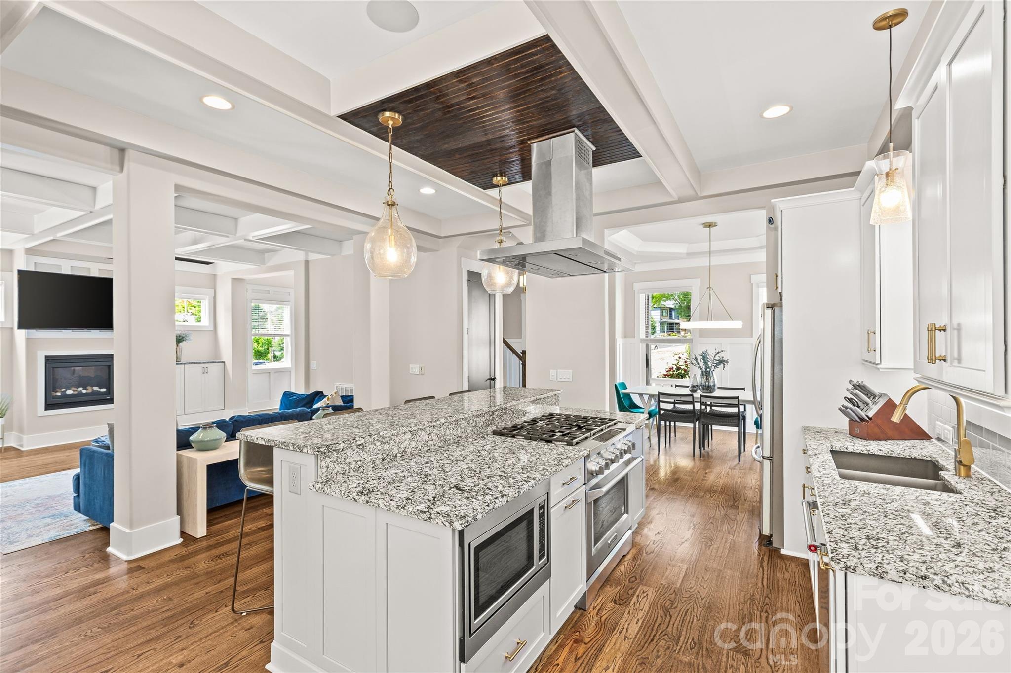 815 W Kingston Avenue, Charlotte, NC - photo 8 of 49