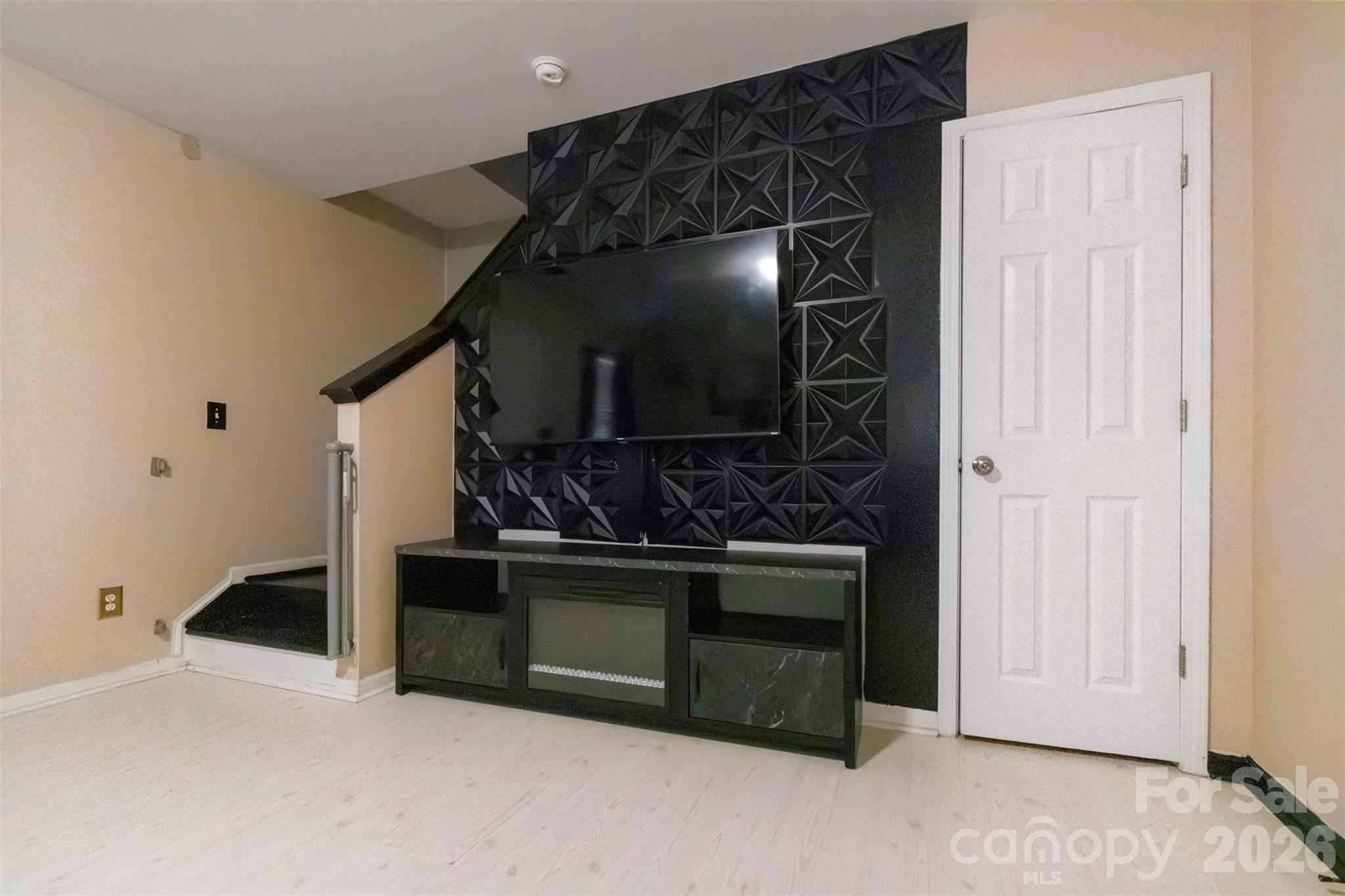 Photo 5 of 5541 Peachwood Drive, Charlotte, NC