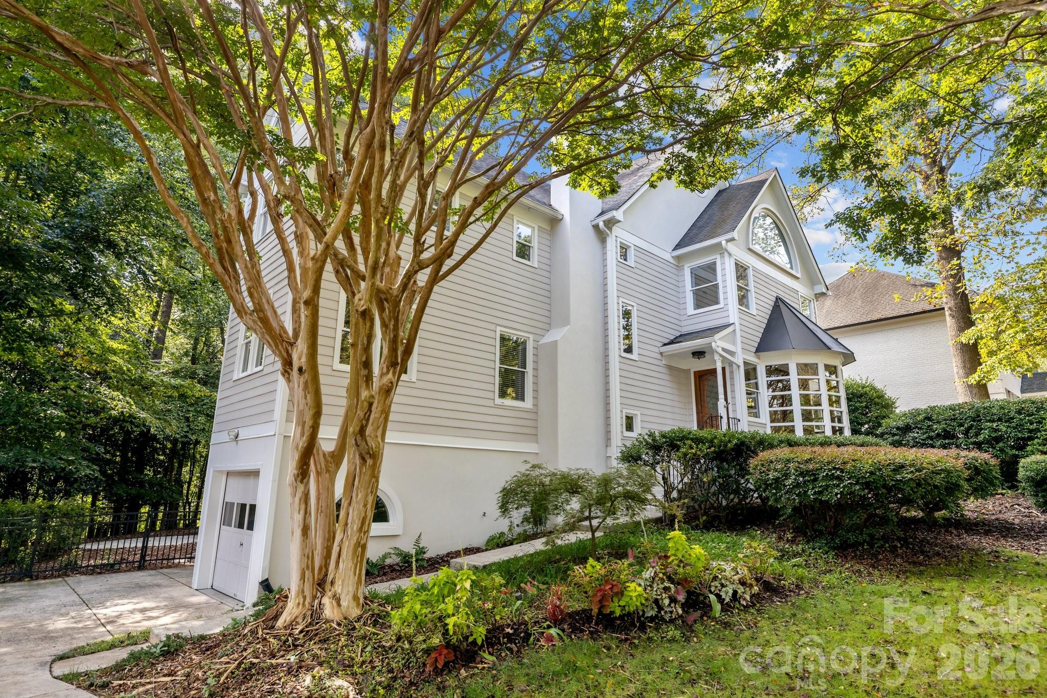 Photo 4 of 230 N Brackenbury Lane, Charlotte, NC