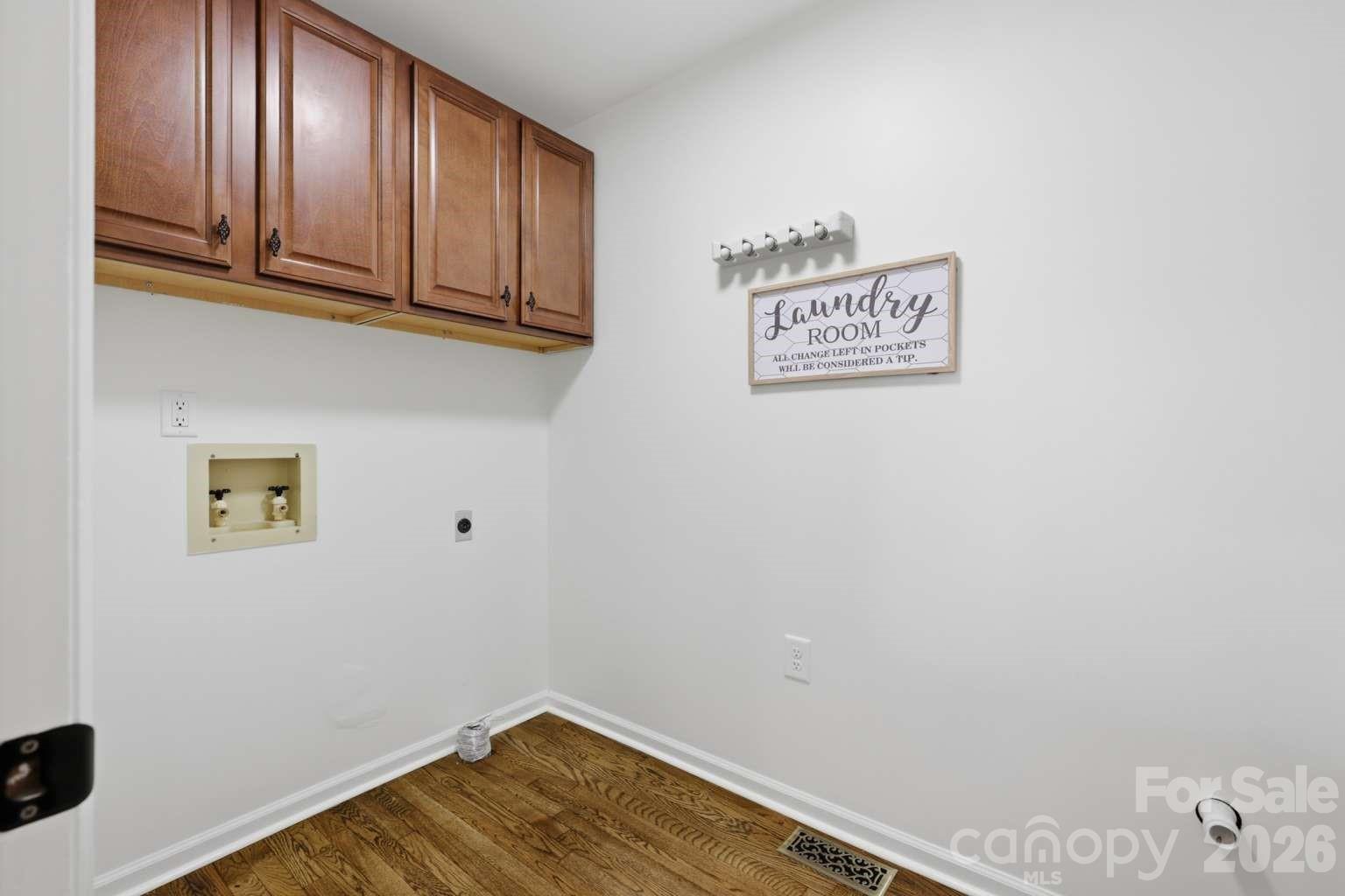 3811 Pinecrest Drive NE, Hickory, NC - photo 10 of 36