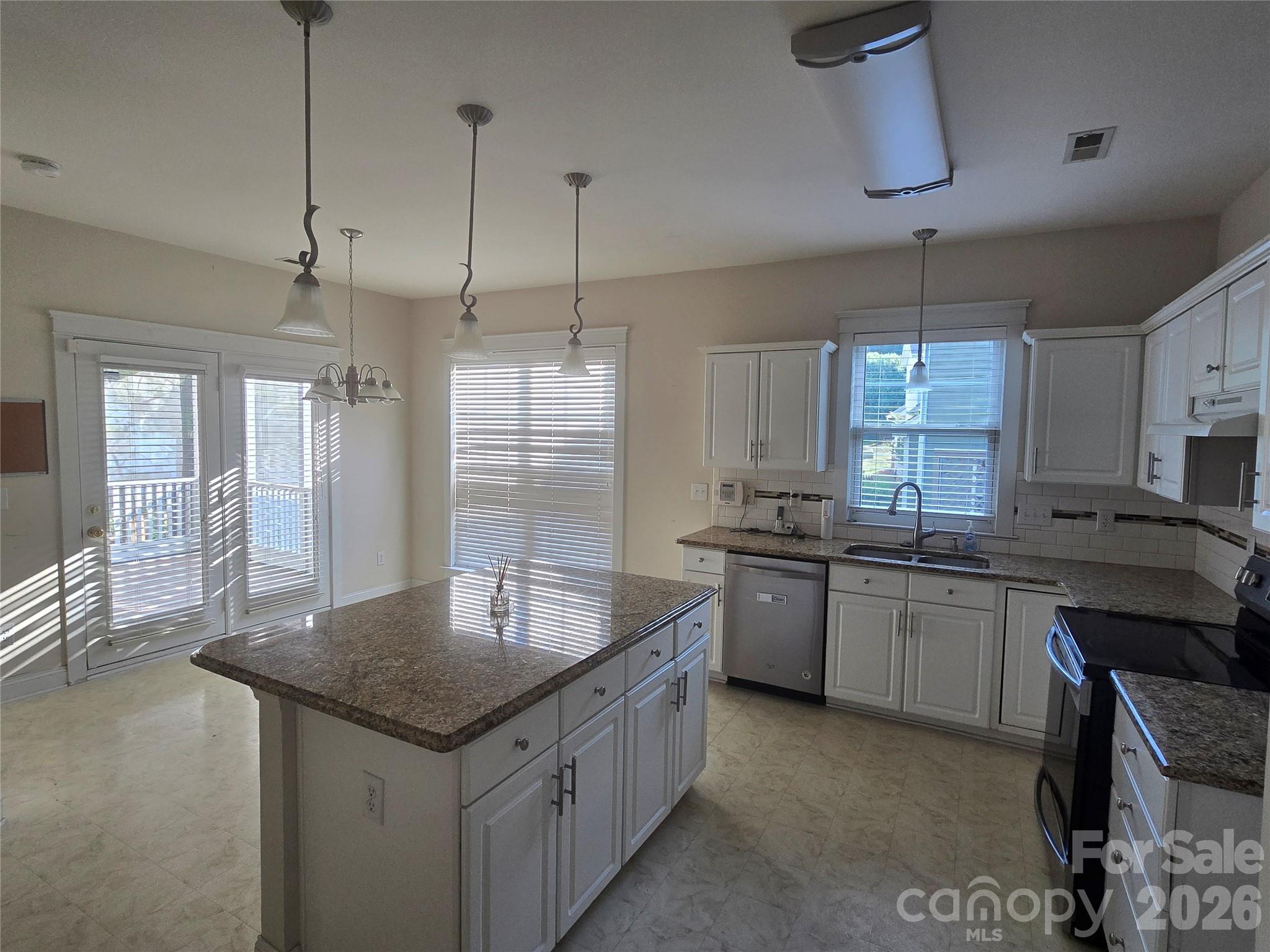 2615 Merion Hills Court, Charlotte, NC - photo 11 of 30