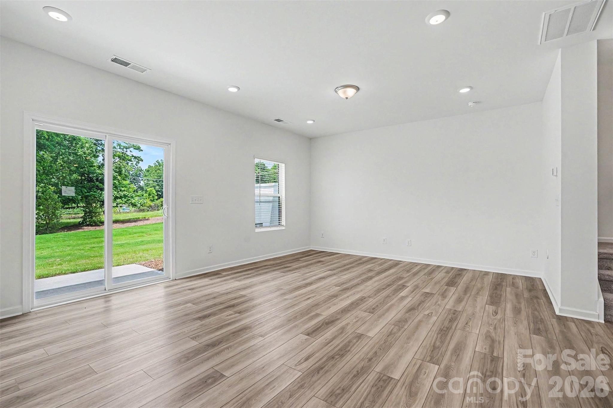 Photo 13 of 4035 Lawnview Drive, Charlotte, NC