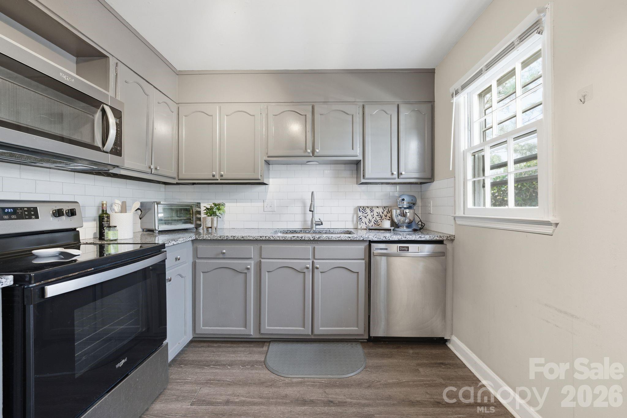 Photo 6 of 8033 Regent Park Lane, Charlotte, NC