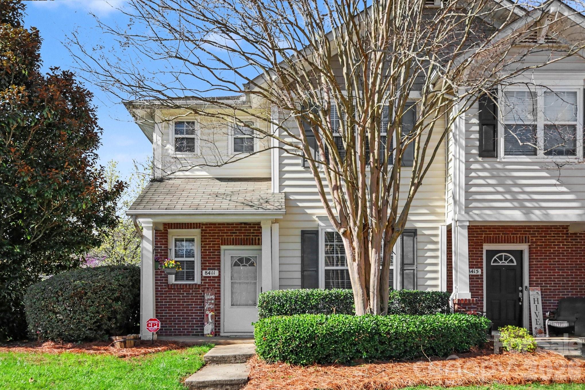 Home for sale at 8411 Chaceview Court, Charlotte, NC — photo 1 of 29