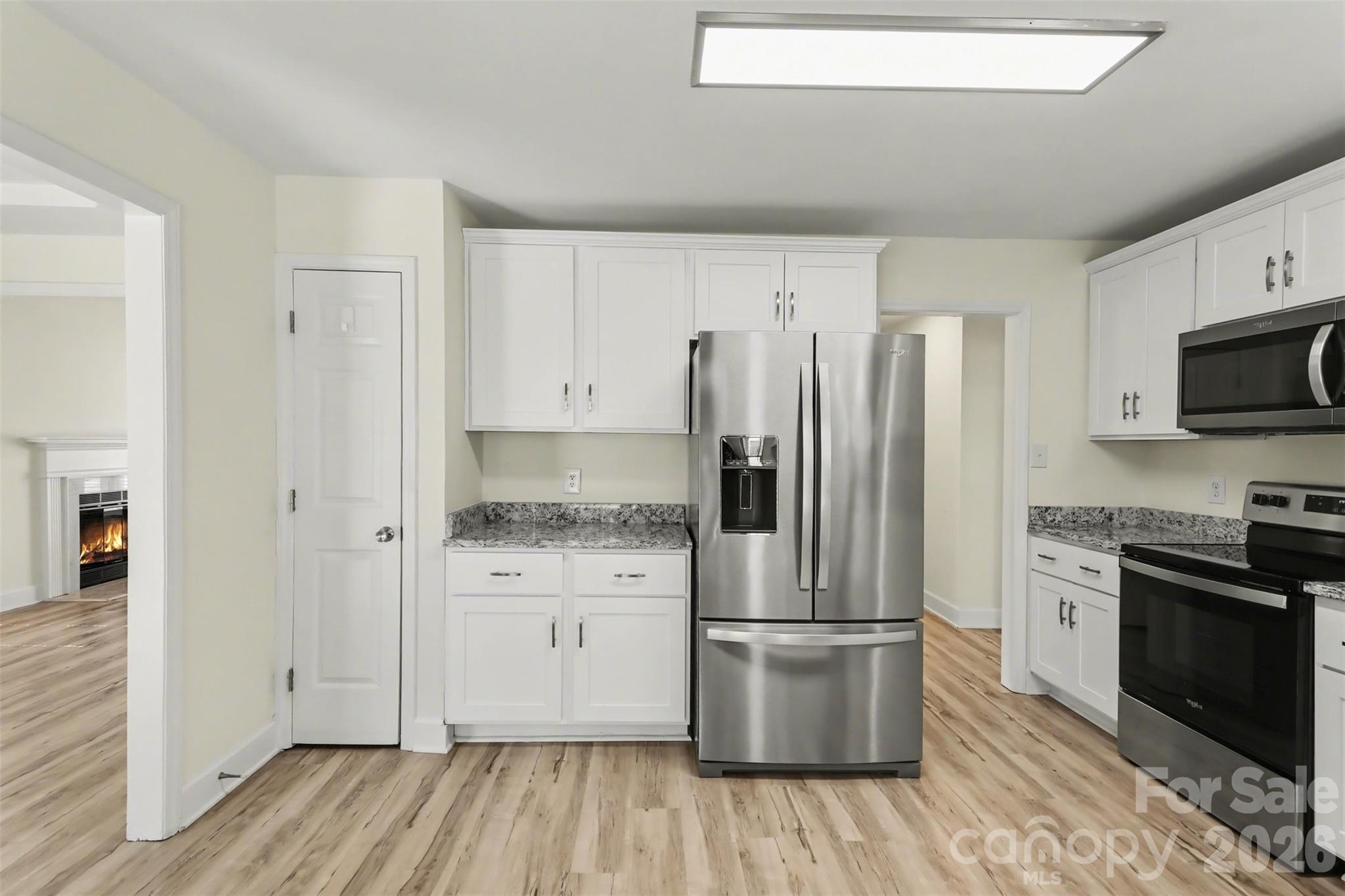 8500 Woodhill Manor Court, Charlotte, NC - photo 10 of 31