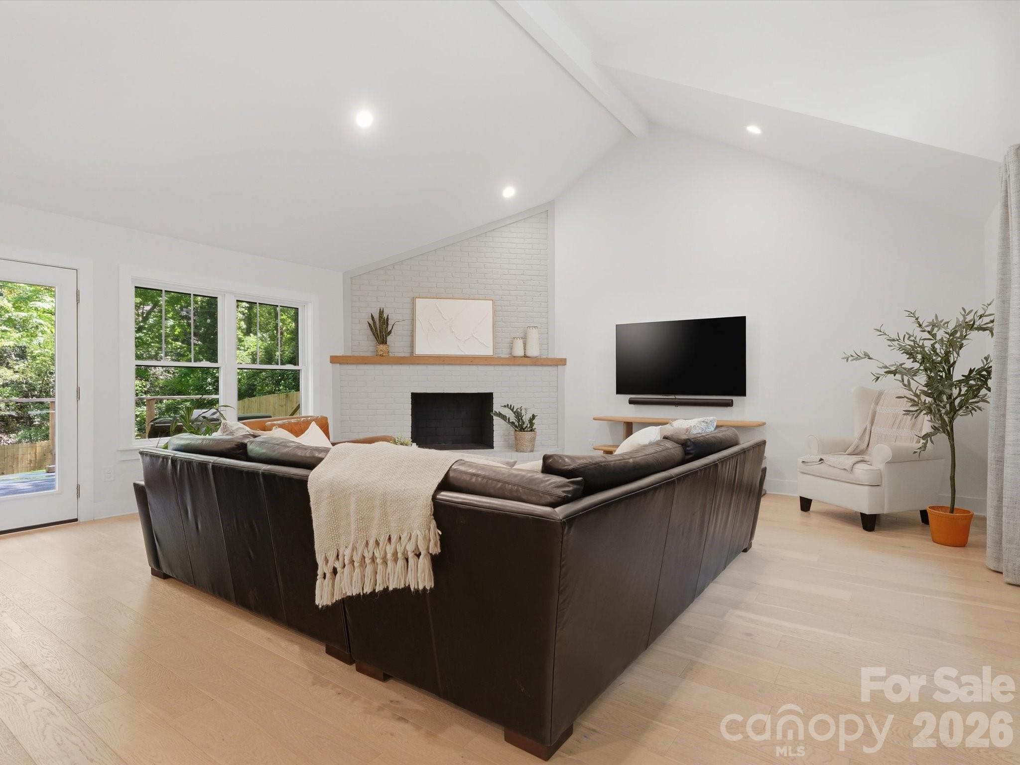 Photo 4 of 1611 E Barden Road, Charlotte, NC