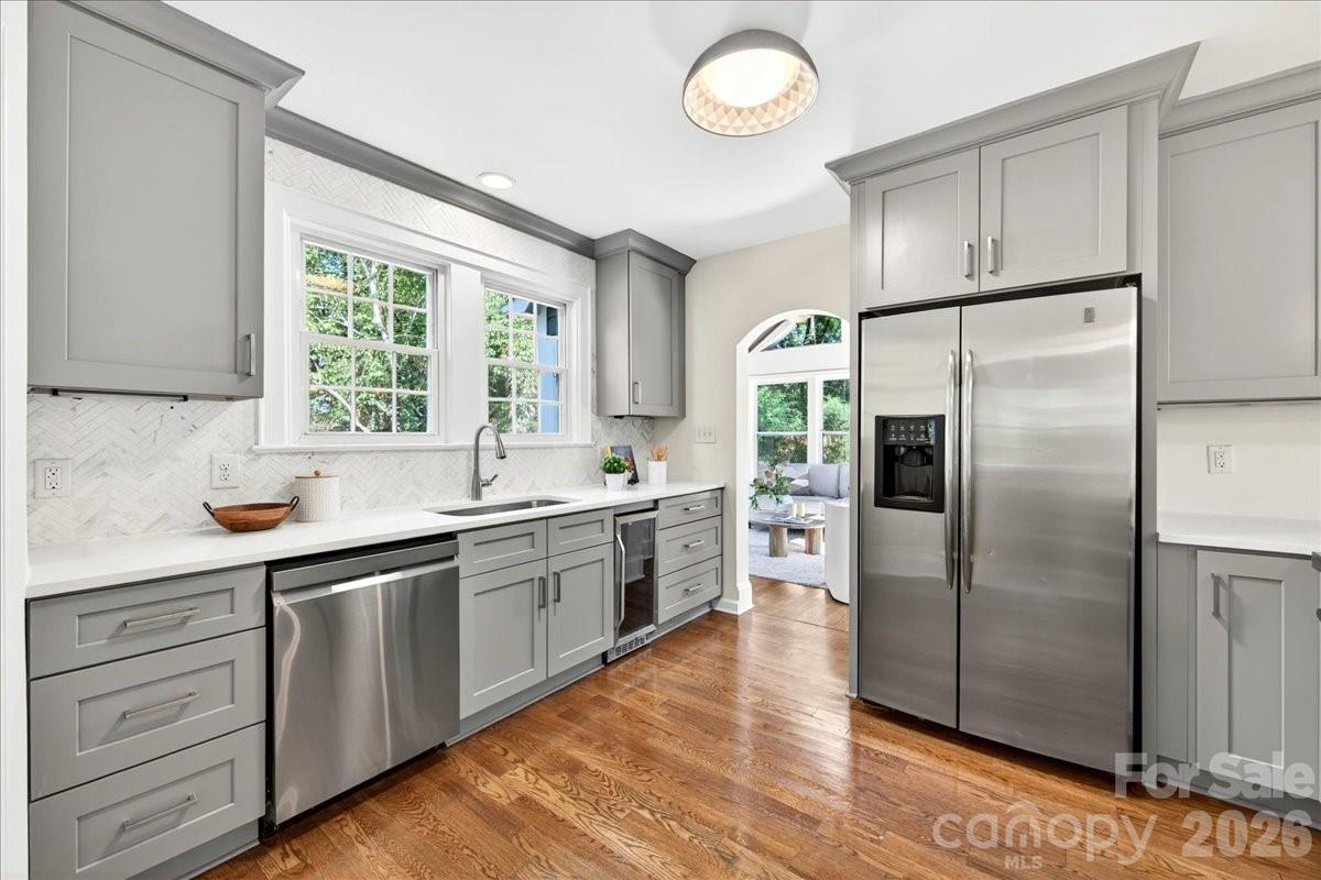 Photo 14 of 1333 Woodland Drive, Charlotte, NC