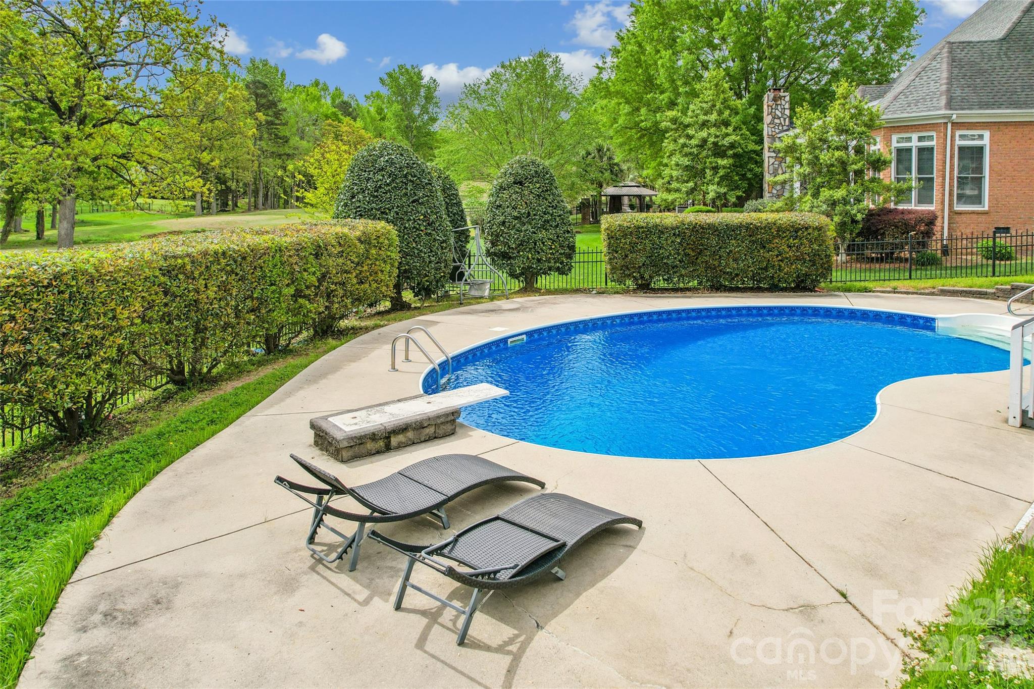 Photo 2 of 3001 Cardigan Court, Matthews, NC