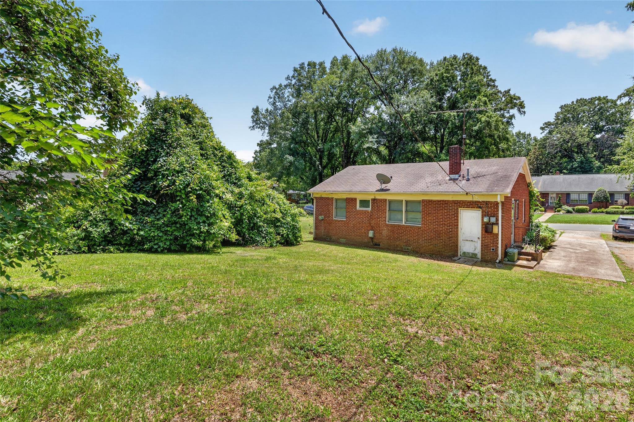 Photo 13 of 1632 Madison Avenue, Charlotte, NC