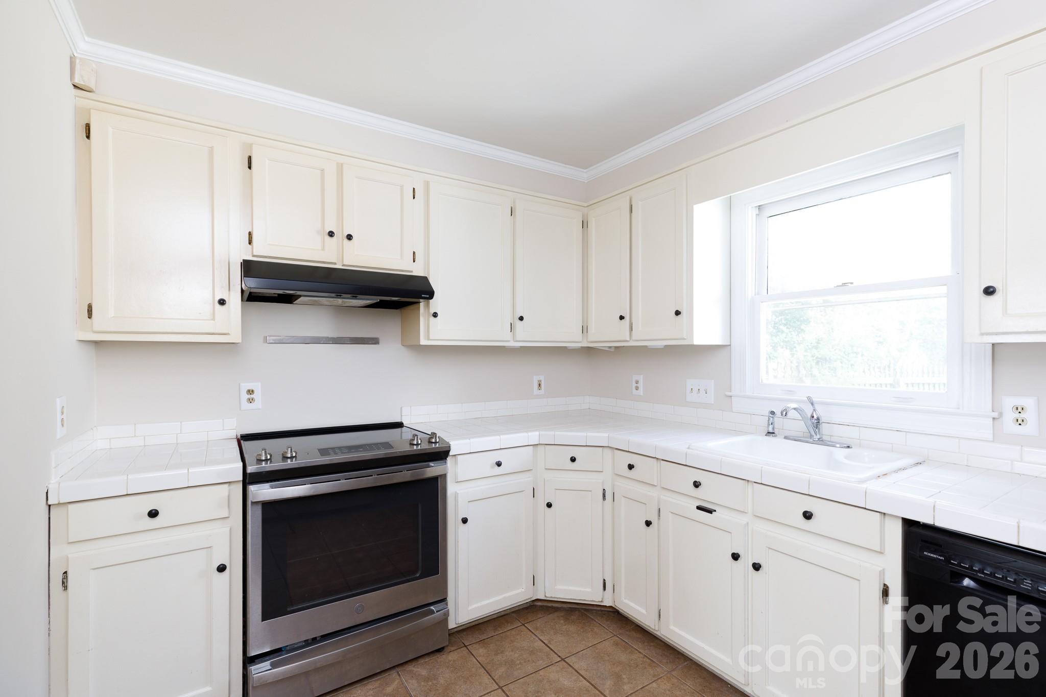 224 W 4th Avenue, Gastonia, NC - photo 12 of 33