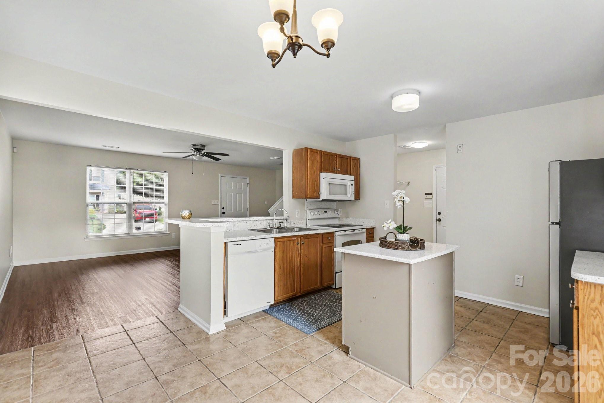 Photo 9 of 6325 Linda Vista Lane, Charlotte, NC